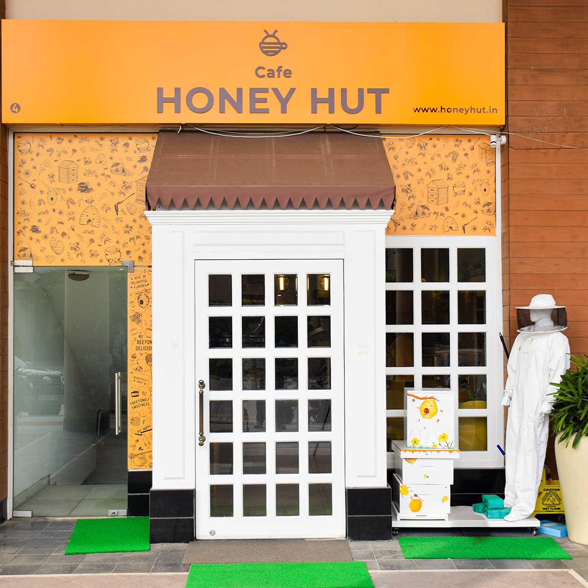 About Us – Honey Hut
